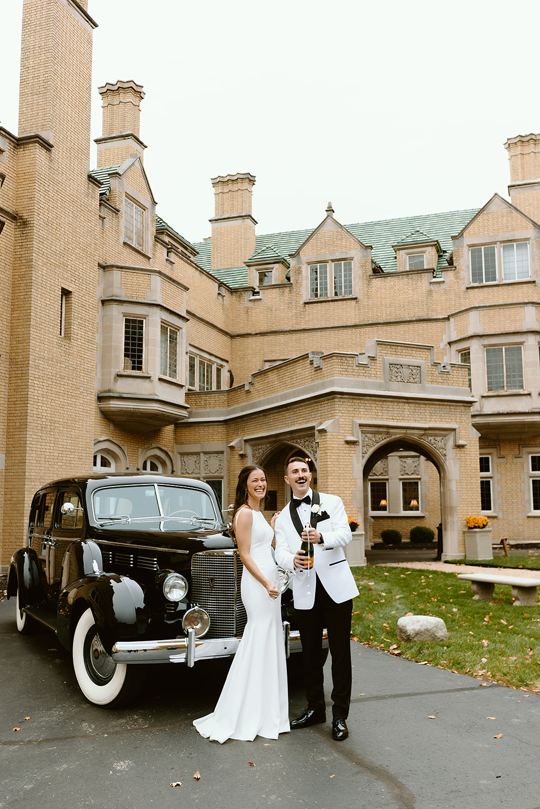 Laurel Hall Wedding | Black & White Theme - Love Stories